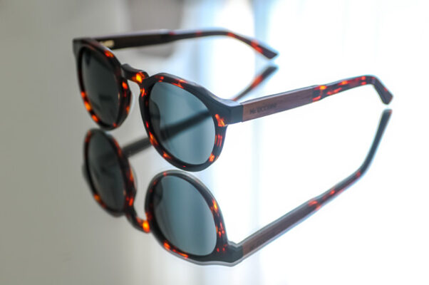 Why Do Screens Look Dark Through Polarized Lens? | Mr. Woodini